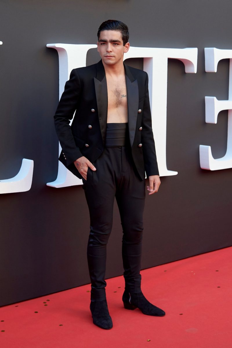 El traje sin camisa vuelve a decir "¡Hola!" esta temporada – BADHOMBRE ...