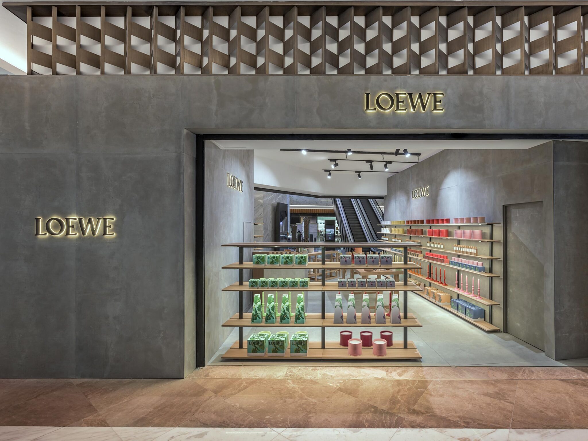 LOEWE Perfumes en CDMX. Una experiencia olfativa y visual - BADHOMBRE ...