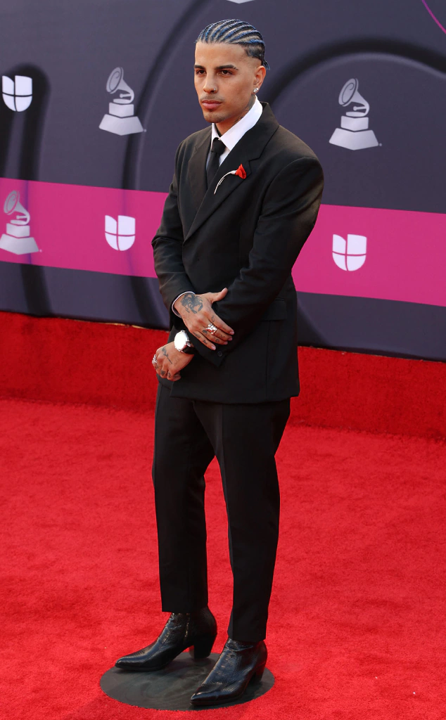 El estilo de Rauw Alejandro, los looks del Flux Aeon latino – BADHOMBRE ...