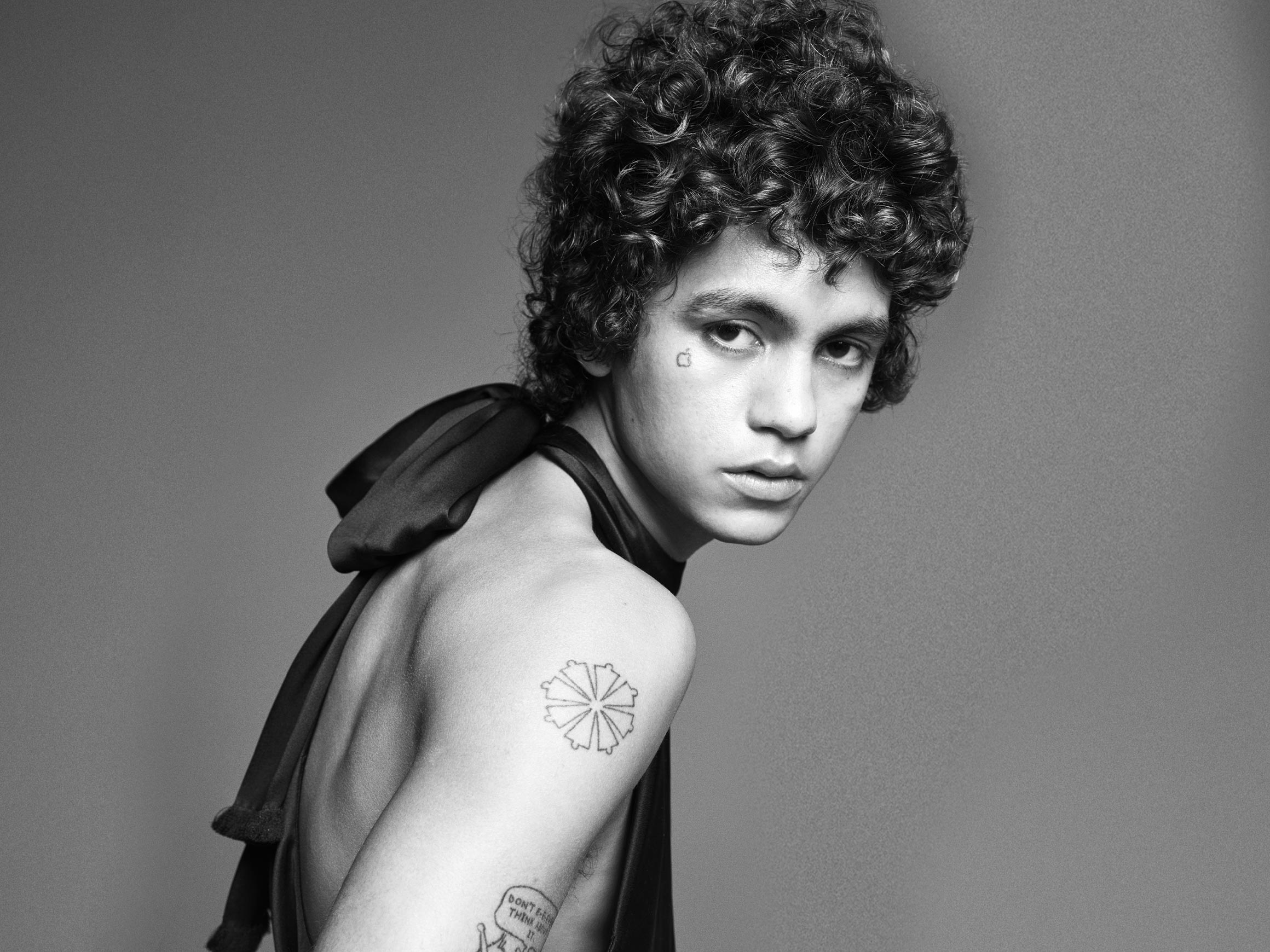 Descubre al nuevo squad de Saint Laurent para la campaña otoño 2023 ...